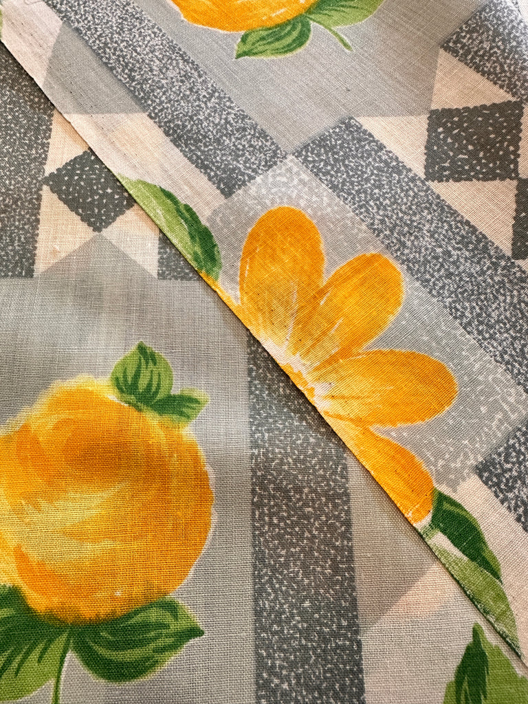 FAT QUARTER Vintage Fabric 1950s Yellow Flowers on Grey Cotton 88cm Wi ...