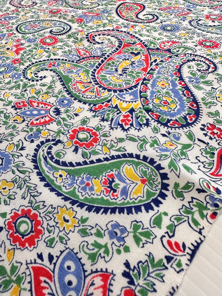REMNANT Vintage Fabric 1950s Bright Paisley on White Cotton 83cm Wide ...