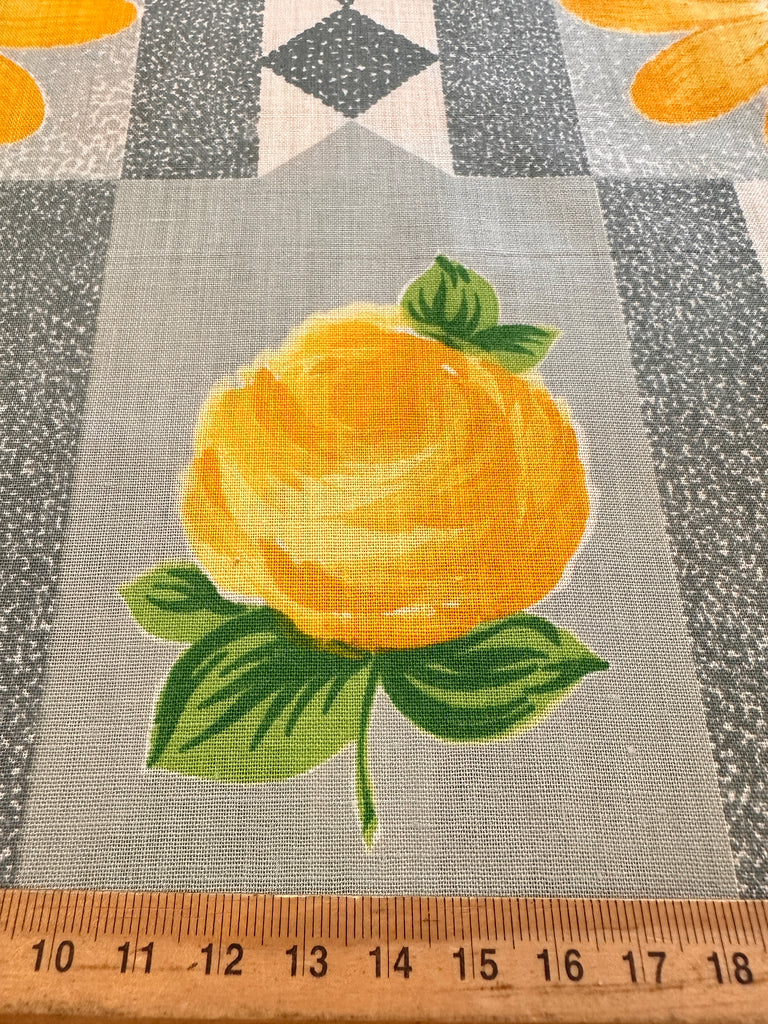 FAT QUARTER Vintage Fabric 1950s Yellow Flowers on Grey Cotton 88cm Wi ...