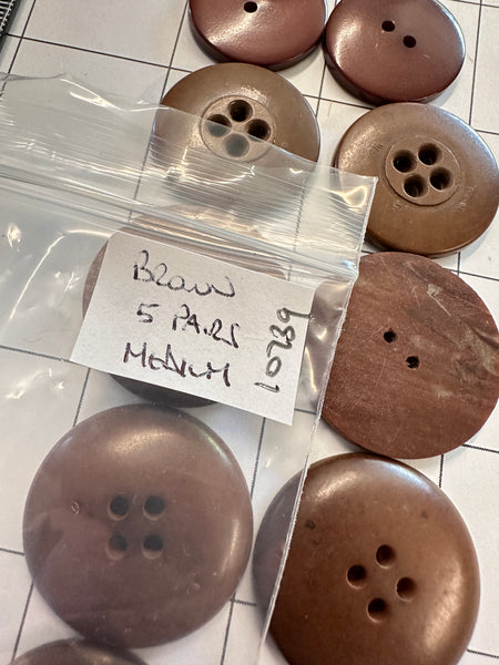 FIVE PAIRS x MEDIUM BROWN BUTTONS: Bulk Curated Vintage Modern 20mm-29 ...