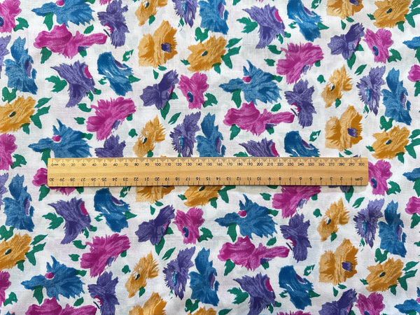 REMNANT Vintage Fabric 1980s Light Weight Cotton w/ Abstract Flowers o ...